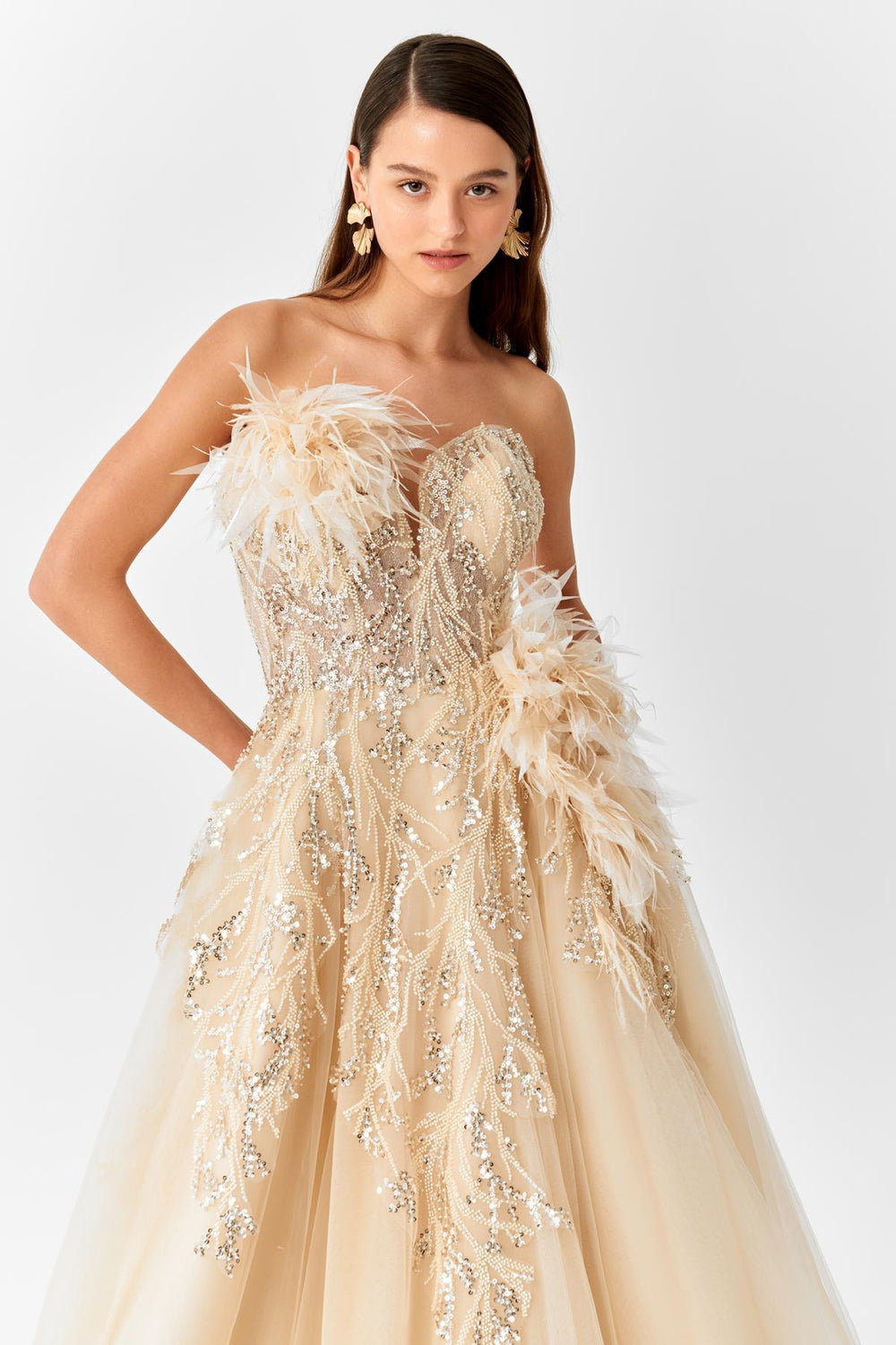 Ömür Inn Çiçek Aksesuarlı Pul İşlemeli Uzun Abiye Elbise - Eser Giyim